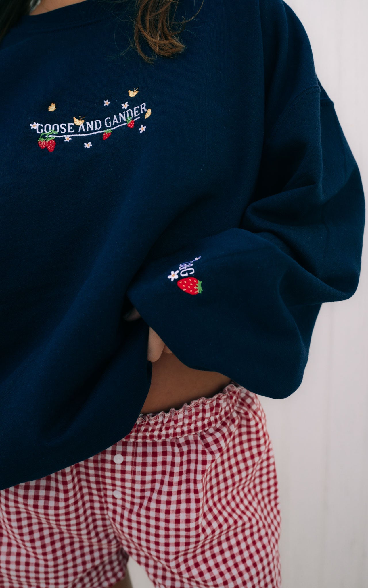Wild Strawberry Embroidered Sweat - Navy – Goose & Gander